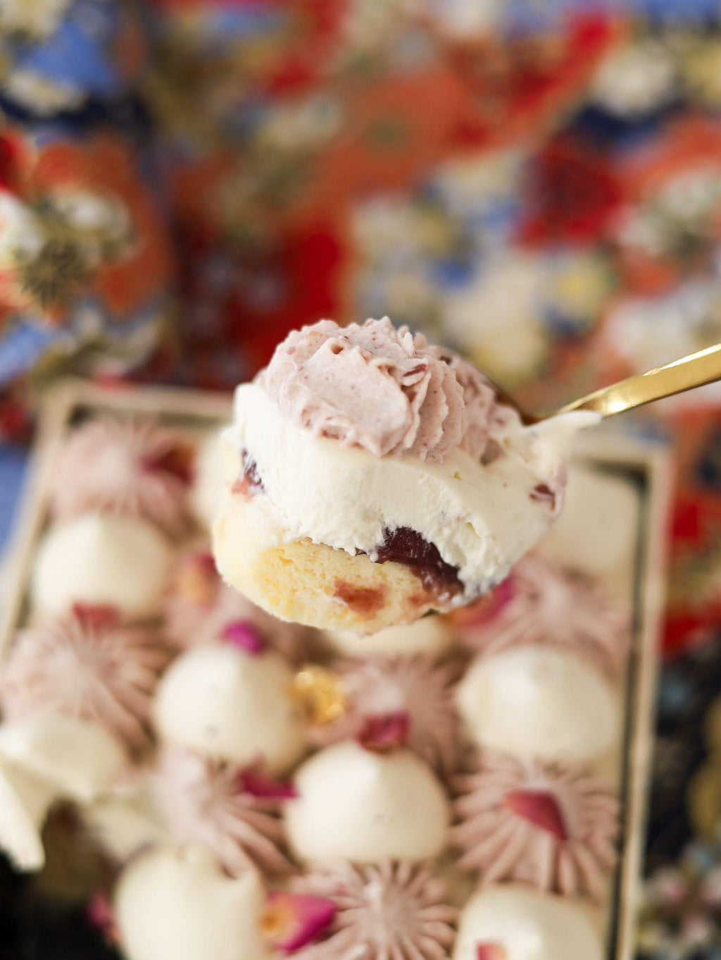 ENZE - Light & Creamy Japanese Cotton Sponge Cakes